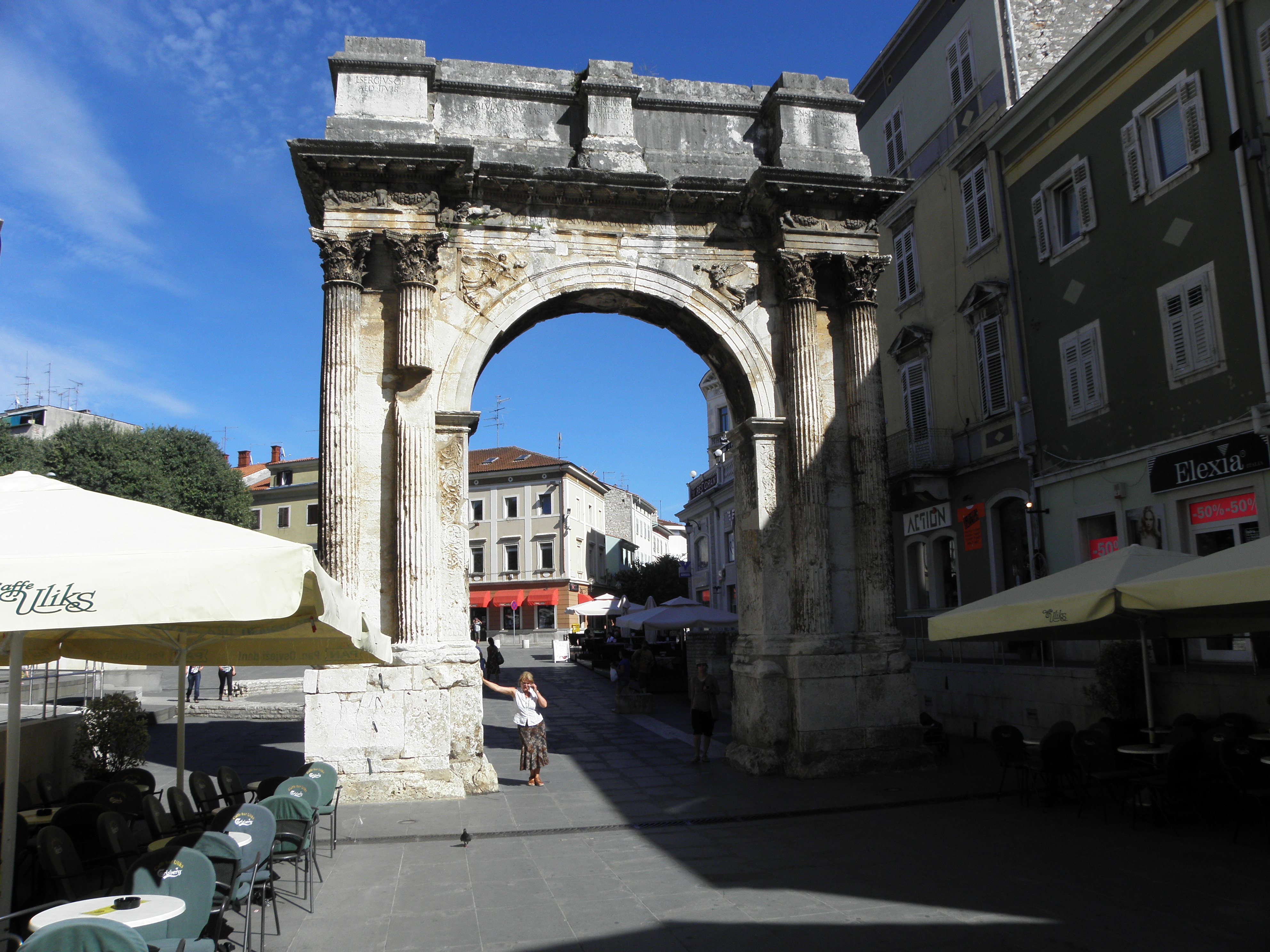 Pula ist eine historische Stadt mit vielen Sehenswürdigkeiten