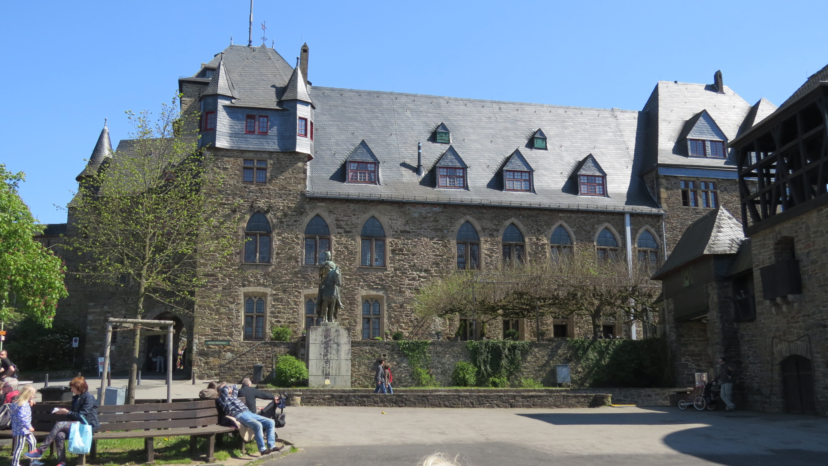 Schloss Burg in Solingen Sehenswürdigkeiten - Fotos kostenlos